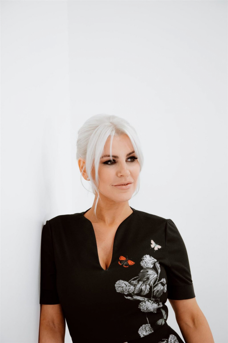 5 Ways to Break Out of a Style Rut - Anchored In Elegance