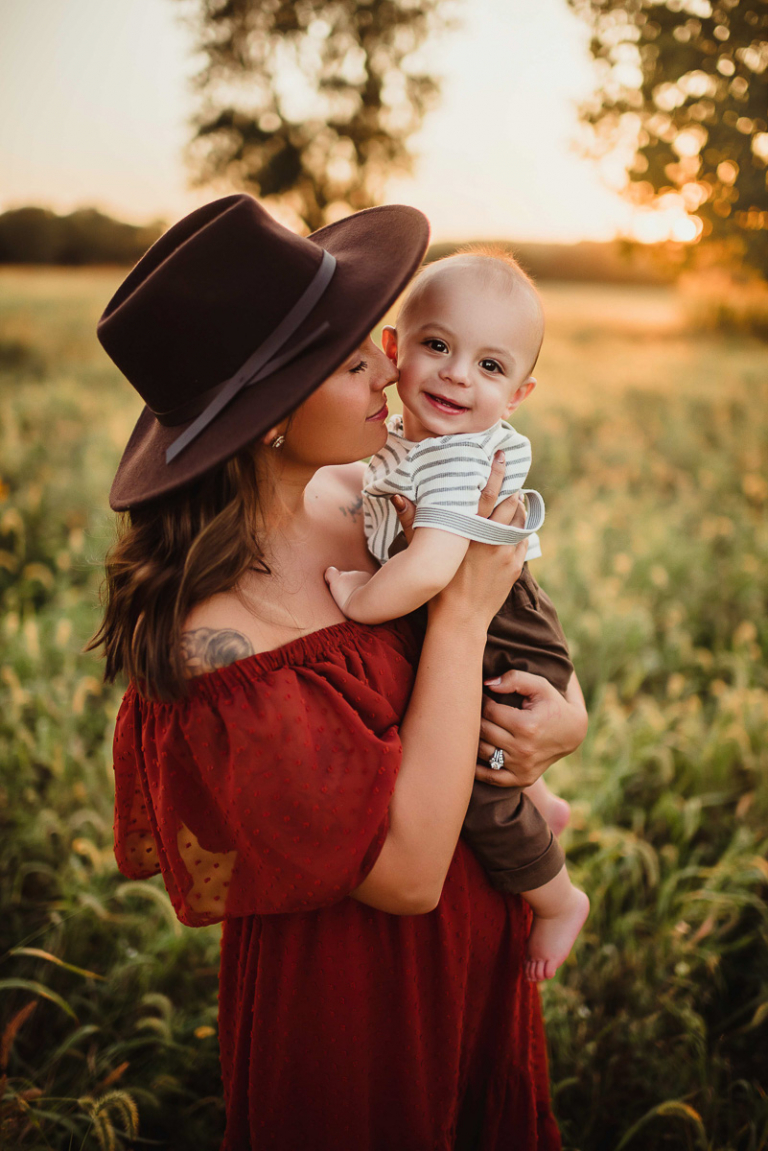 Summer Family Photo Outfits - A Style Guide - Anchored In Elegance