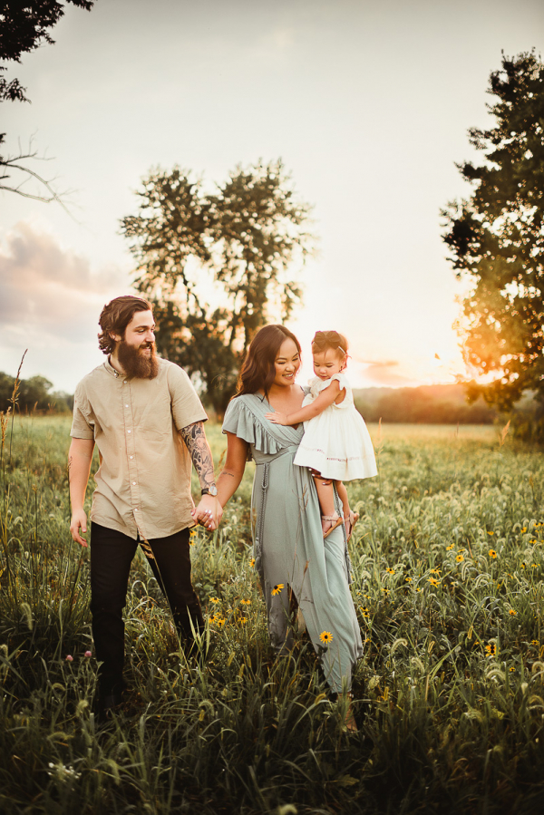 Summer Family Photo Outfits - A Style Guide - Anchored In Elegance